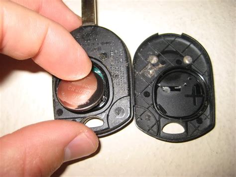 Ford Focus Key Fob Battery Replacement Guide 005