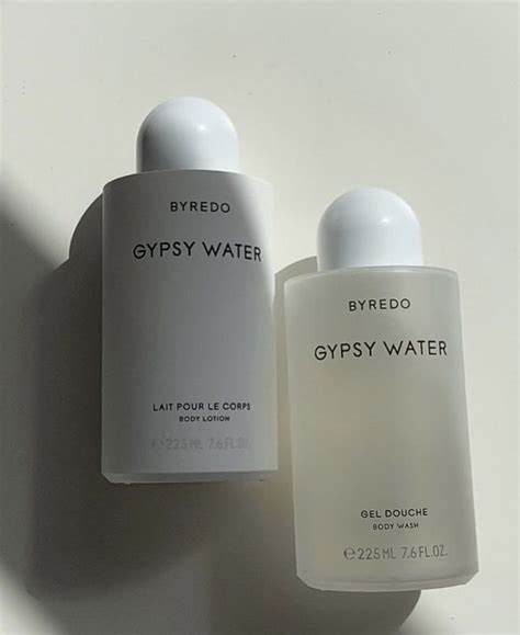 Pin By Angelina Suzuya On Skin Care In Luxury Skincare Packaging Body Wash Skincare
