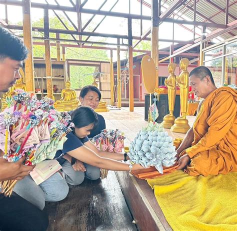 Ig ต่าย อรทัย ดาบคำ ร่วมทอดผ้าป่าเพื่อบูรณะปฏิสังขรณ์ศาลาการเปรียญ