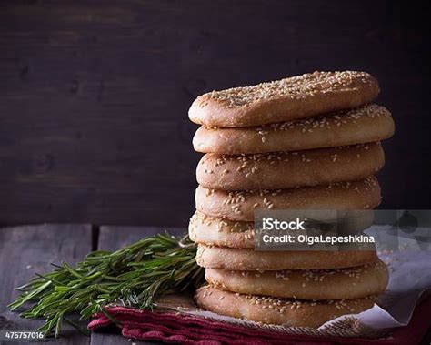 Roti Pipih Dengan Biji Wijen Foto Stok Unduh Gambar Sekarang