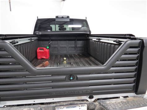 Stromberg Carlson 4000 Series 5th Wheel Louvered Tailgate With Lock For