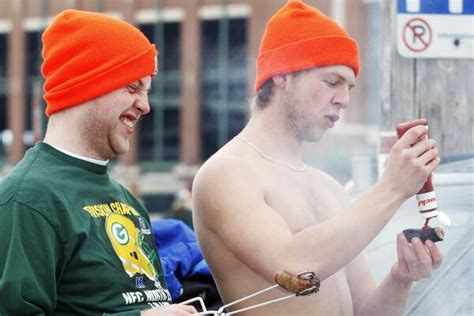 Shirtless Fan Braves The Cold For 49ers Packers Game At Lambeau Field