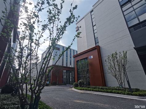独栋厂房，一层半首高9米，赠送大露台 天津北辰大张庄厂房出售 天津久久厂房网