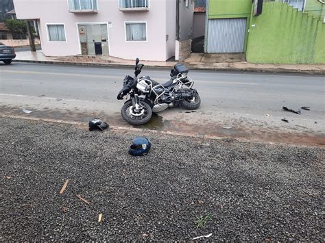 Motociclista Fica Gravemente Ferido Em Acidente Entre Moto E Carro Na BR Motorista Fugiu