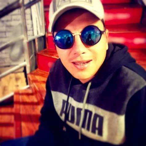 Dary Dary1020 • Threads Say More