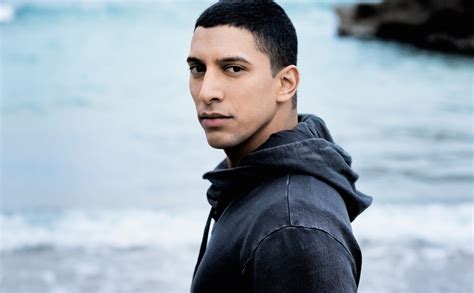 Andreas Bourani News Andreas Bourani Stürmt Mit Seiner Single Auf Uns An Die Spitze Der Charts