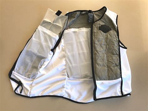Rider Vest And Bag Keep You Cool Webbikeworld