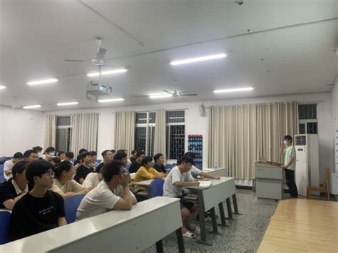 南湖学院建筑与化学工程系组织“成长大讲堂”第五期 湖南理工学院南湖学院建筑与化学工程系