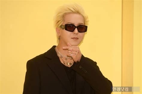 든든하다 강승윤송민호 논란 속 행복한 군인이었다 모범 전역