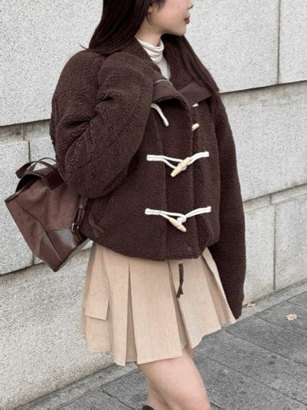 뽀글양털왕따뜻 양털 누빔 덤블 떡볶이 패딩 2color 에이블리