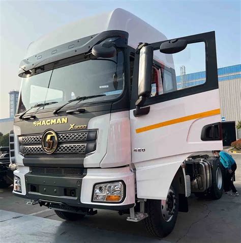 90 New Used Shacman X3000 Tractor 420HP Head Truck 6 4 Tractor Trucks