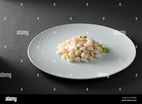 Chinese Cuisinelongjing Shrimpshrimp And Tea In Longjing Guangdong