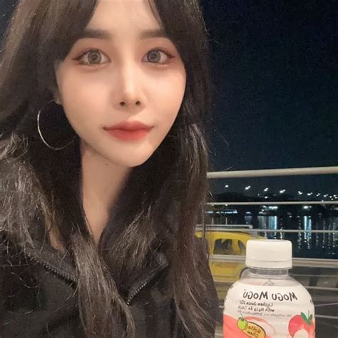 다들 진짜 너무 저급하다 내가 꼰대스러운건가 남녀불문하고 천박스럽고 저질스러운 글 싸지르면서 지들끼리 좋다고 피드