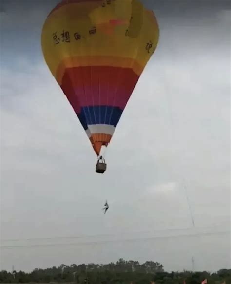 又出事！工作人员从热气球上坠亡，坠落瞬间太揪心