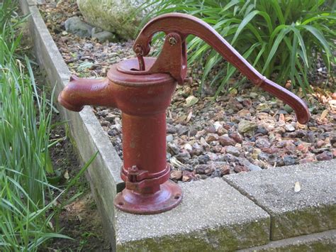 Antique Hand Pump Water Pump Red Pitcher Pump Cast Iron Hand Pump