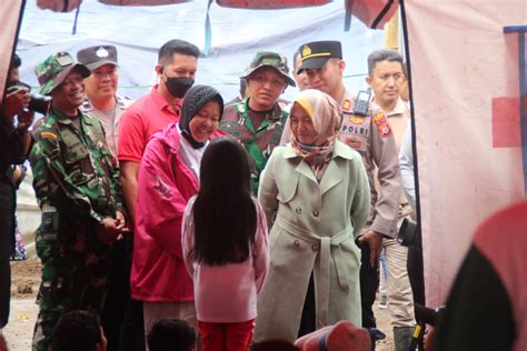 Yonif 315 Garuda Bantu Pendampingan Pengawalan Sembako Kemensos Fakta