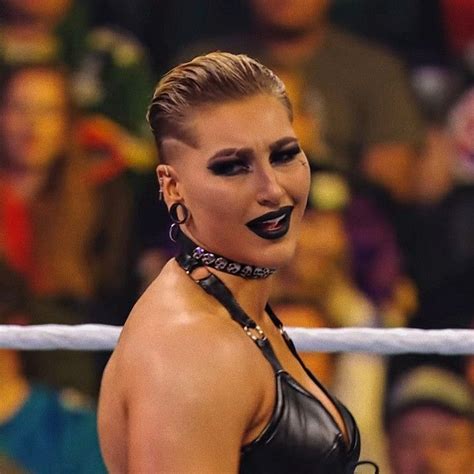 Rhea Ripley Vs Queen Zelina Raw Dec 20 2021 Wrestling Divas Womens Wrestling Hottest