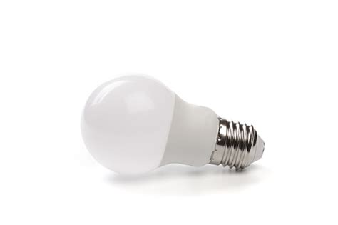Led 전구 백색 배경에 고립 된 새로운 기술 에너지 절약 전기 램프는 환경에 좋습니다 Nn 0명에 대한 스톡 사진 및 기타