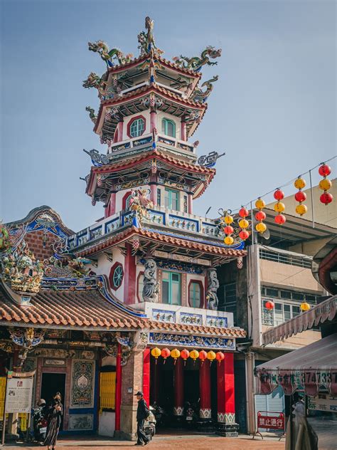 嘉義新港奉天宮 根本是一座剪黏交趾陶博物館 記得跟金虎爺求錢母！ 是艾思，不是火拳。