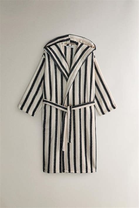 Geometric Jacquard Bathrobe Black Zara Canada