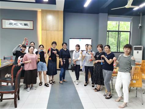 浙江农林大学 包粽子做香囊 品味民俗迎端午 学校动态 新闻动态 中国教育后勤协会