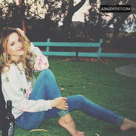 Sloane Avery Feet Aznudefeet