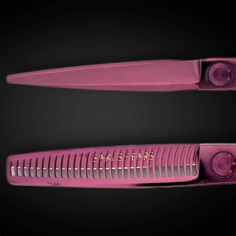 The Best Techniques For Razor Cutting Without Damaging Hair