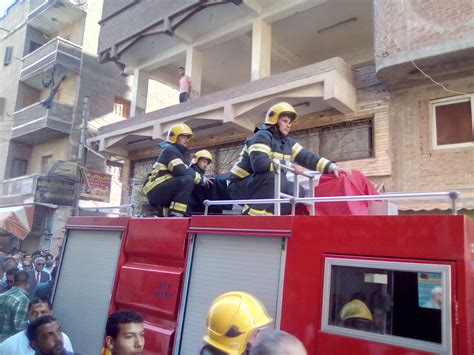 بالصور الالآف يشيعون جثمان معاون مباحث قسم شرطة المنتزة بمسقط رأسه