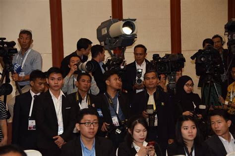 ນັກຂ່າວ 1 000 ກວ່າຄົນຈາກ 256 ສຳນັກຂ່າວໃນ 33 ປະເທດເຂົ້າຮ່ວມເກັບກໍາຂ່າວກອງປະຊຸມສຸດຍອດອາຊຽນຄັ້ງທີ