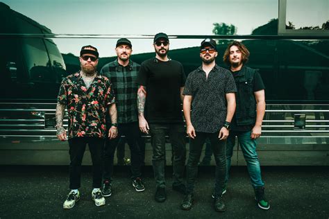 Breaking Benjamin And Staind Announce Co Headlining Tour — Heres How