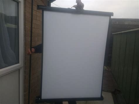 Epsom Projecter Screen In Nottinghamshire Für £ 35 00 Zum Verkauf