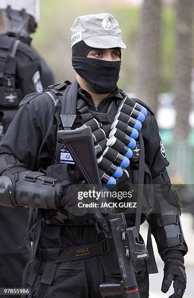 Israeli Riot Police Photos And Premium High Res Pictures Getty Images