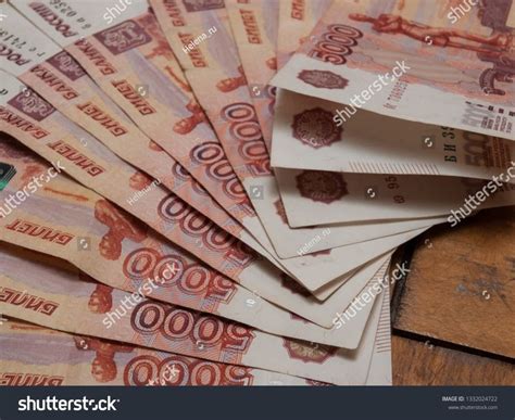 Деньги Российские рубли Пять тысяч банкнот Финансы и бизнес концепция