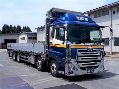 車両紹介 平ボディー 晃永運輸株式会社