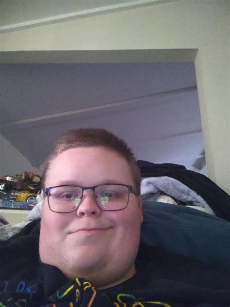 20 Male Massive Nerd Do Your Worst R Roastme