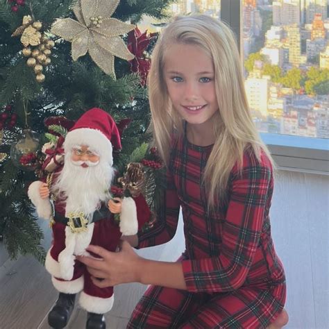 De Revista Así Es El Fastuoso árbol De Navidad Que Luciana Salazar