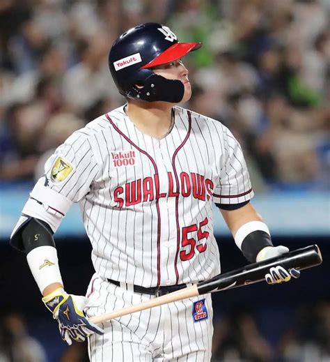 ＜ヤ・中＞6回、村上が2ランを放つ（撮影・村上 大輔） ― スポニチ Sponichi Annex 野球