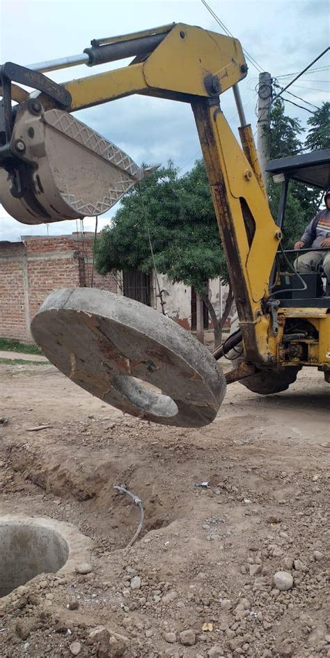 Agua Potable de Jujuy continúa con la obra de cloacas para el barrio