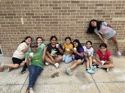 Cloverleaf Elementary School