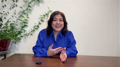زن افغان در آمریکا میگه شوهرم مرا شکنجه روحی میدهد Youtube