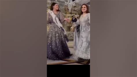 ماں بیٹی کا زبردست اسٹائل میں انٹری ڈانس زارا نور اور عصمہ عباس Youtube