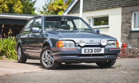 Lot 166 1987 Ford Escort Xr3i