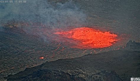 Hawaii S Kilauea Volcano Eruption Resumes Alert Level Raised USGS