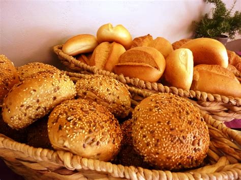 무료 이미지 레스토랑 생기게 하다 아침 식사 빵 굽기 디저트 먹다 맛있는 영양물 섭취 싱싱한 요리법 혜택 구운 식품 빵 롤 조식 뷔페 잔디 가족