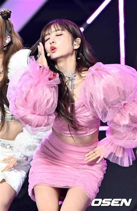 라임라잇 이토 미유사랑스러운 손 키스 사진