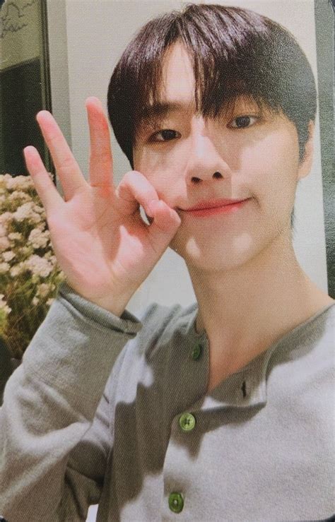 우즈천재뜽요🧡🦊💙 On Twitter 우리프로젝트 인 서울 Md포카😍 셀피북 티셔츠 스티커세트 키링 우즈 조승연