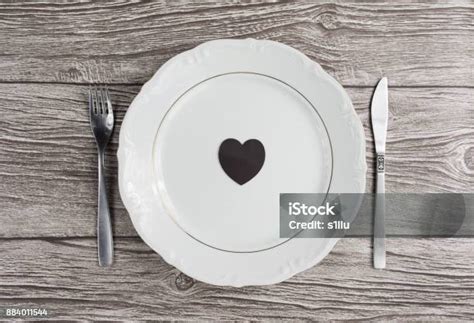 발렌타인 데이 낭만적인 저녁 식사에 대 한 설정입니다 최고의 볼 수 있습니다 텍스트를 위한 공간입니다 검정색 배경 0명에 대한