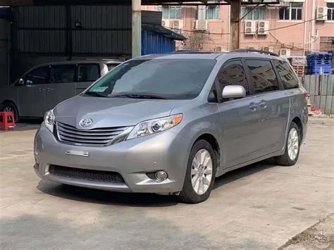 纯15款美版丰田塞纳v6 35 灰色双色皮 四驱 无匙进入 丰田进口二手车 黄江顺鑫二手车行