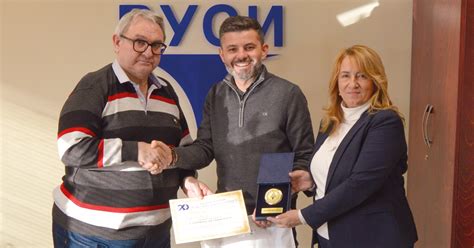 ВУСИ удостои с почетен знак италианския консул в Пловдив ВУСИ Висше