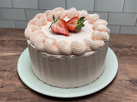 Ultimate Strawberry Cake